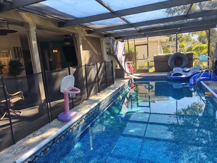 Charming 4 Bed 3 Bath Single Family Home In Hudson - Hudson Beach, Hudson