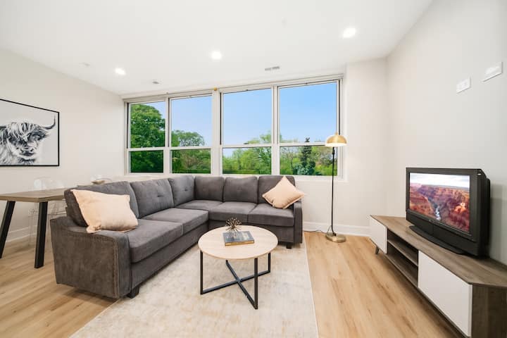 Luxurious Brand New 3br| Walk Downtown Brookfield - Oak Park
