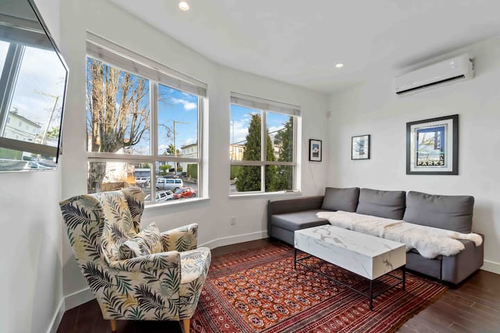 2br Townhome With Mountain & Water Views! - Vancouver