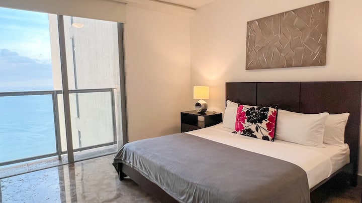 Amazing Experience With Ocean Views On Balboa Ave - Panama City