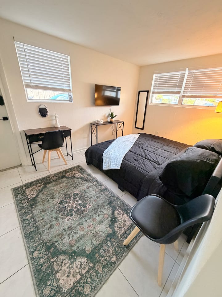 Cozy Guest Suite Wilton Manors Next To The Drive - Fort Lauderdale, FL