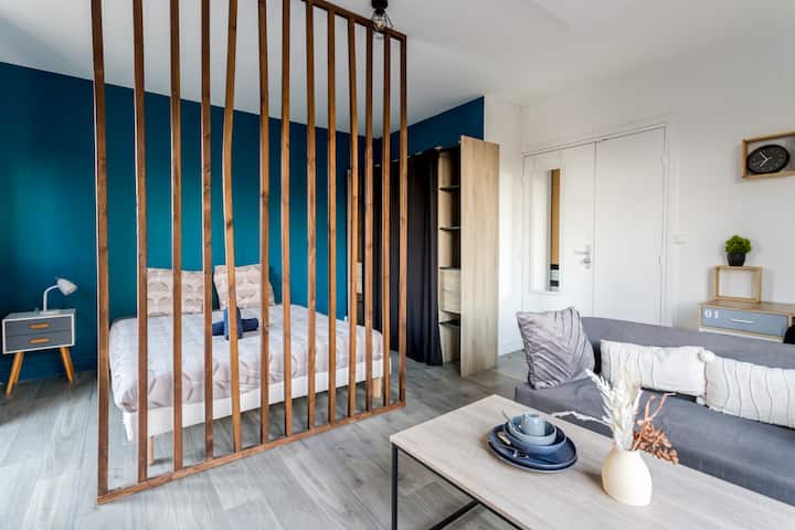 Breaking Bleu – Chambre Avec Balcon & Salon Privé - Lisses