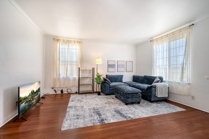 Chic Santa Monica 1br Near Beach | Queen Bed - Santa Monica, CA
