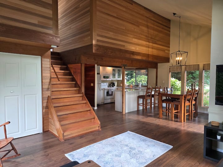 Maple Avenue Retreat - Large Lawn And Patio Space - Point Roberts, WA