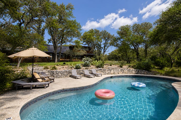 Huge 4br Home W/ Pool & Games | Spacious Yard - Dripping Springs, TX