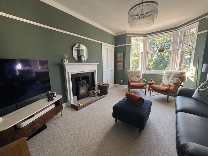 Spacious Apartment With Garden & Castle View - Edinburgh