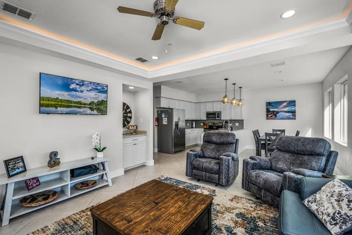 Uptown Riverfront 2b Condo On The Guadalupe #103 - New Braunfels, TX