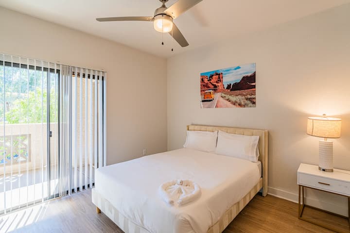 Modern 2br Retreat In The Heart Of Tempe With Pool - Tempe, AZ