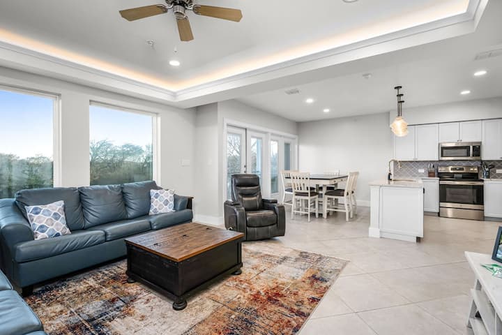 Uptown Riverfront 2b Condo On The Guadalupe #202 - New Braunfels, TX