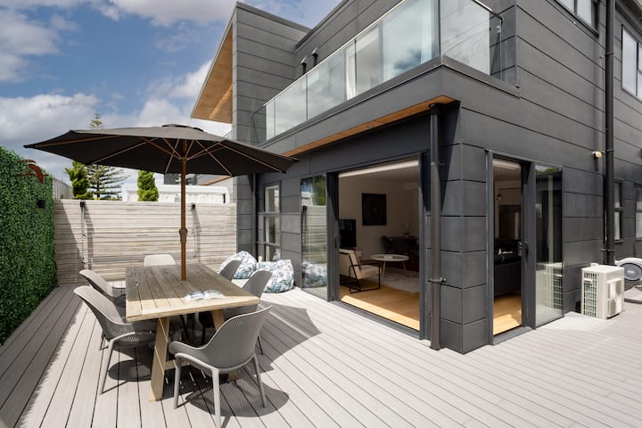 Morning Tide Retreat ~ Papamoa Beach - Papamoa