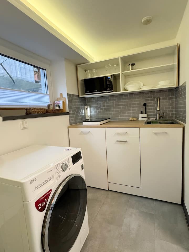 Modern Basement Apt Near Phantasialand & Cologne - Brühl