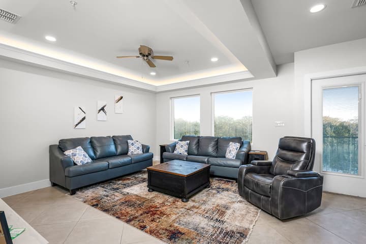 Uptown Riverfront 2b Condo On The Guadalupe #302 - New Braunfels, TX