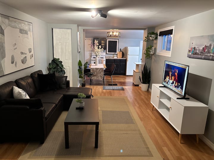 Fullhouse|freeparking|wi-fi|netflix|shops|mall - Thunder Bay