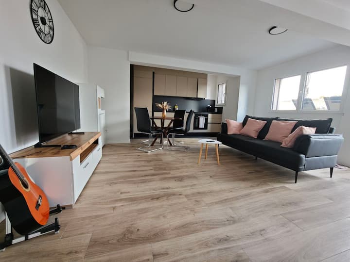 Modern & Equipped Family Apartment Near The Lake - Yverdon-les-Bains