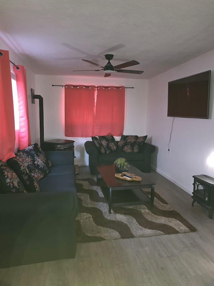 Private2story Gardenguesthouse 
2bd 2ba Yard&grill - Sparks, NV
