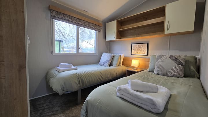 Cosy Lakeside Retreat W/ Fireplace - Windermere