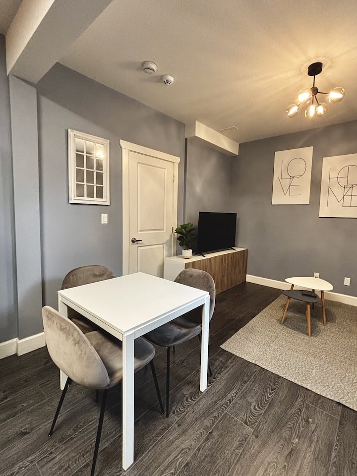 Clean & Cozy Private Basement Suite In Willoughby - ラングリー