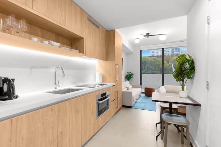 Miami Worldcenter Stay |Walk To Dining & Nightlife - Miami, FL