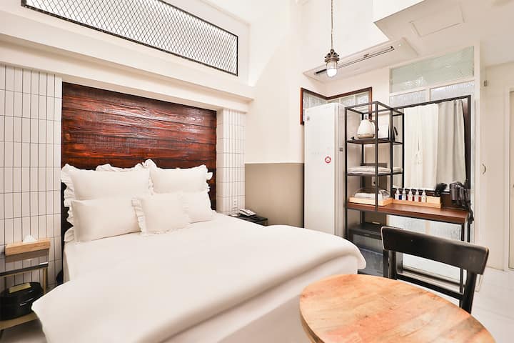 대구/황금역2분/수성못5분/동성로12분/김광석길10분/라이온즈파크15분/동대구역10분 - Daegu