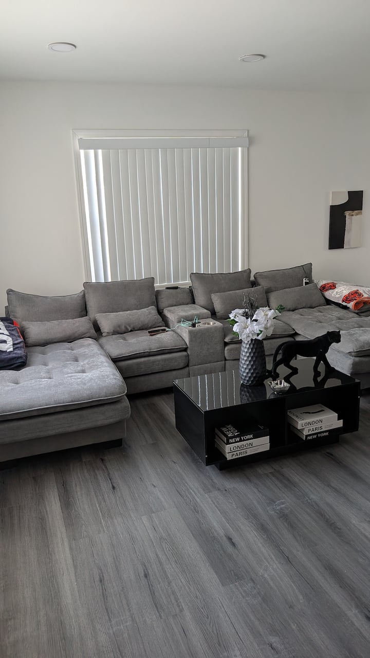 Nice And Quaint - Hobart, IN