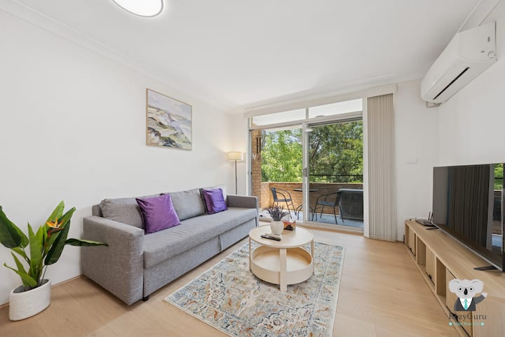 Kozyguru | Macquarie Park | Sunny Apt Near Metro - Gordon
