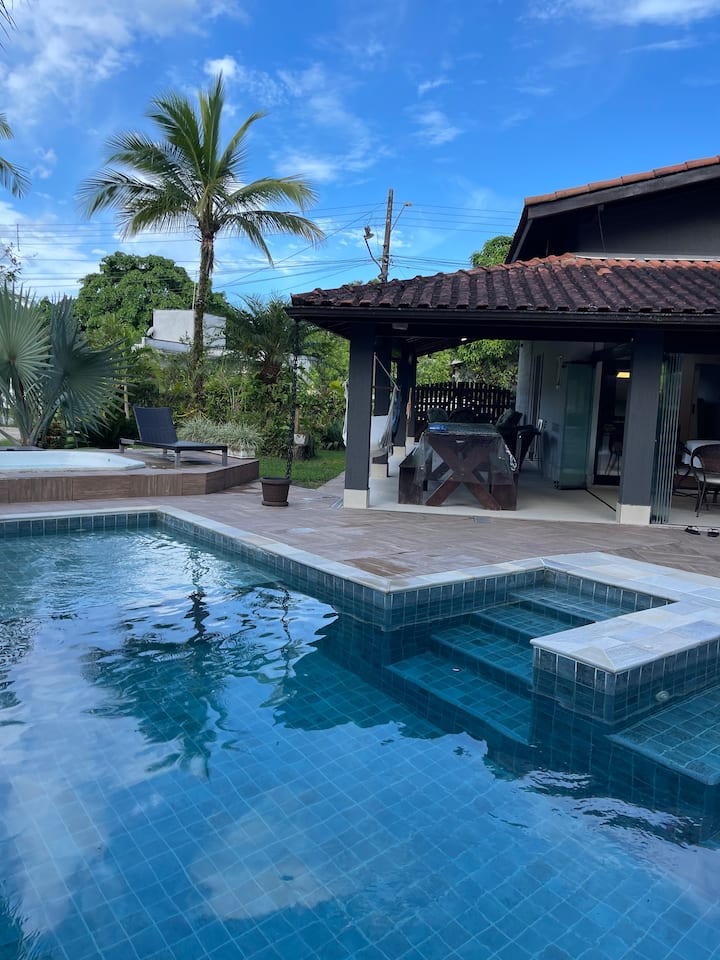 Casa Com Piscina Em Bertioga | 3 Suítes P/ Família - Bertioga