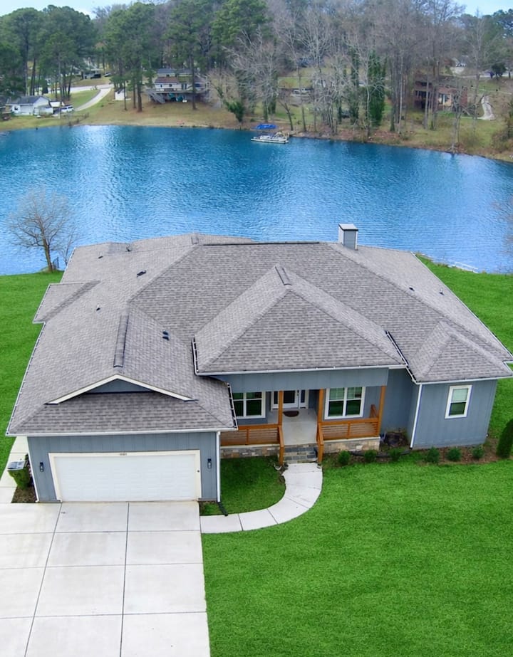 Lakefront Estate Fifa Ready By The Rezort Group - Riverdale, GA