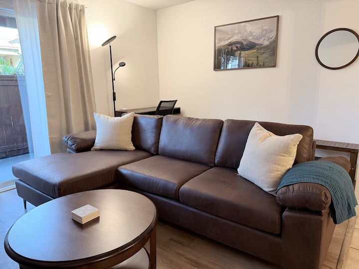 Rustic Modern Condo | Pool • Gym • Parking | Crmc - Fresno, CA