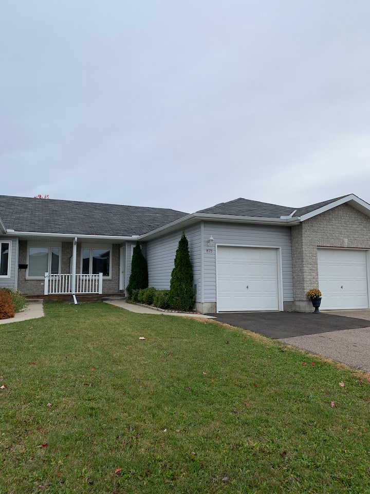 Trailside Bungalow Retreat - Renfrew