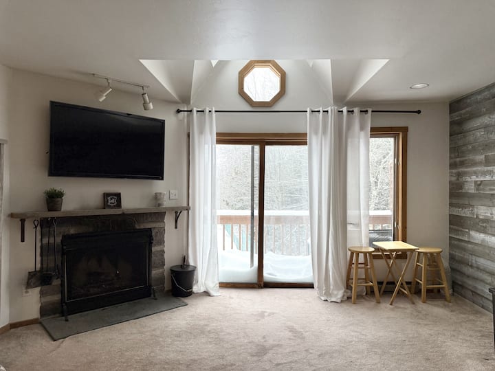 Cozy Mountain Condo - Windham, NY