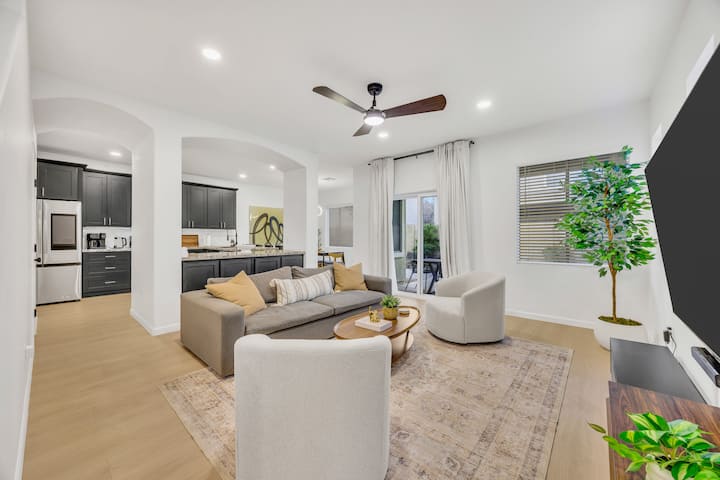 4br W/ Loft • Pool • Sleeps 11 • Family Friendly - Gilbert, AZ