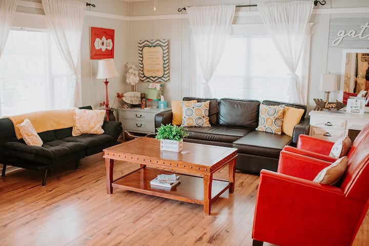 Traveler's Cozy Cottage - 2 Bedroom - Carlsbad, NM