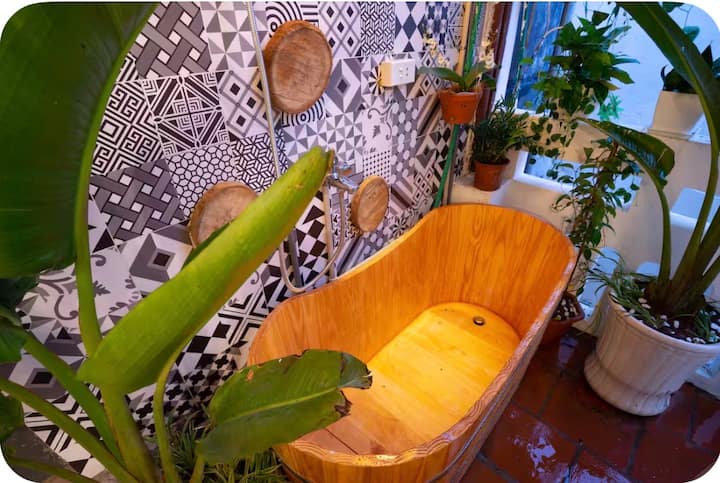 Entire House • 4 Bedrooms • Train Street 280m - Hanoi