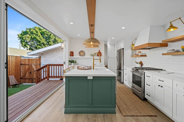 Santa Monica / Venice Bungalow - Santa Monica, CA