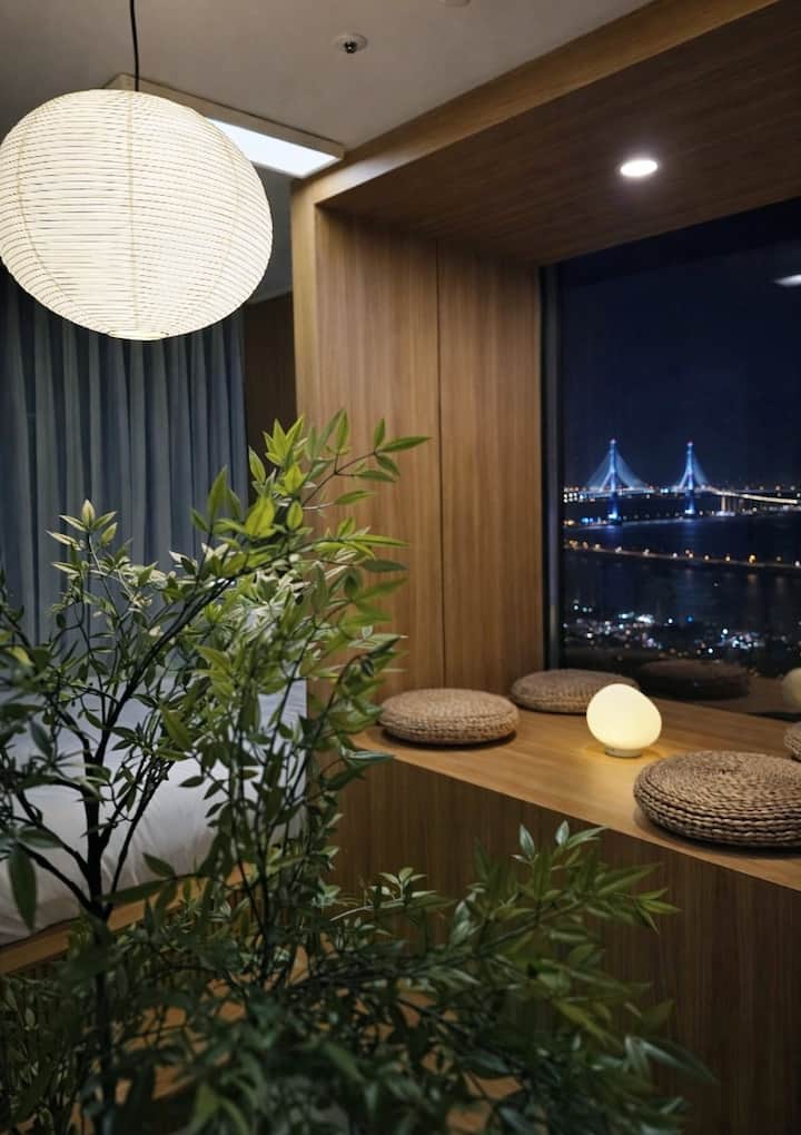 오션뷰 34층 스카이라운지 평상 감성숙소 (4인) - Incheon