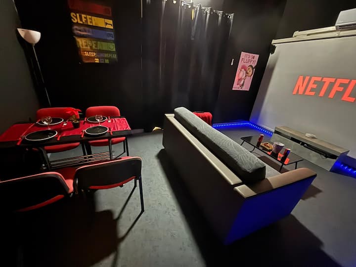 Instant Cinéma - Détente Et Romantisme - Sedan