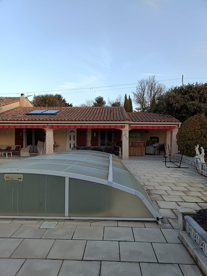 Belle Et Grande Villa De Plain-pied - Valréas