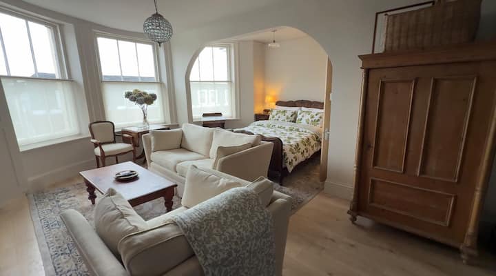 Georgian View Studio | Romantic Village Stay - Royal Tunbridge Wells