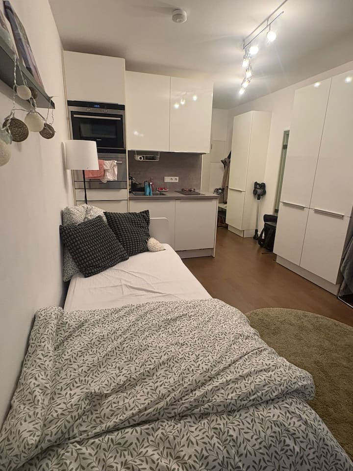 Cozy • Elegant • Bright • Design • For Up To 2 P. - Munich