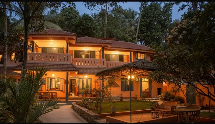 Home City Homestay & Ayurvedic Clinic - 뜨리웬드럼