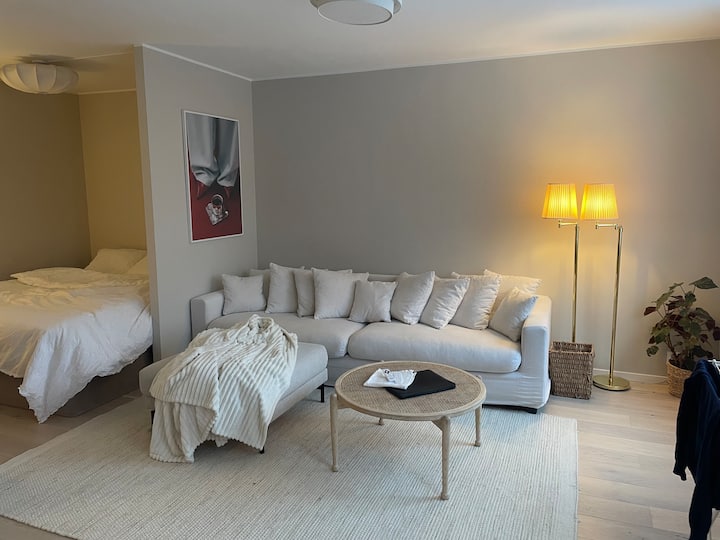 Bright Apartment Near Public Transport. - Järfälla