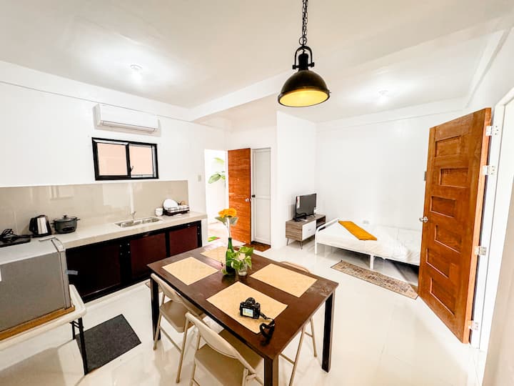Deluxe Home In Dasmariñas - W/ Free Coffee - Dasmariñas