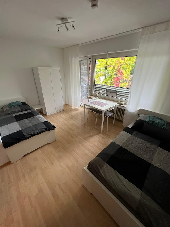 Zentral Gelegenes  Apartment Am Schillerplatz Mg30 - Mönchengladbach