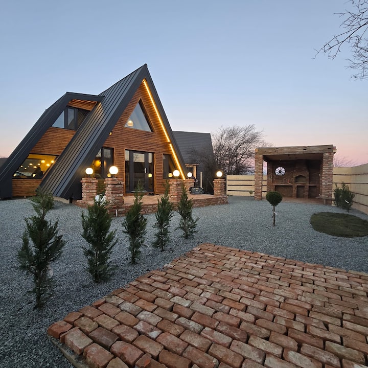 Freedom - Comuna Berca