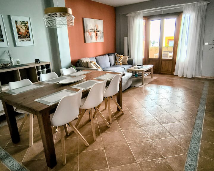 Moderna Vivienda Recién Reformada Con Terraza - Isla Canela