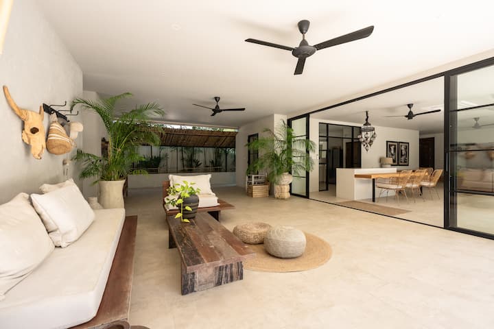 Temple Beach Villa - Thailand