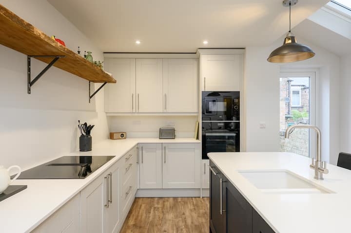 Stylish 3br Townhouse Sleeps 6 Near City Centre - York