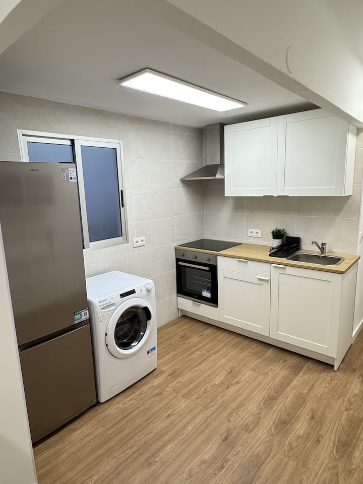 Practicidad Moderna En El Corazón De La Ciudad - Valencia