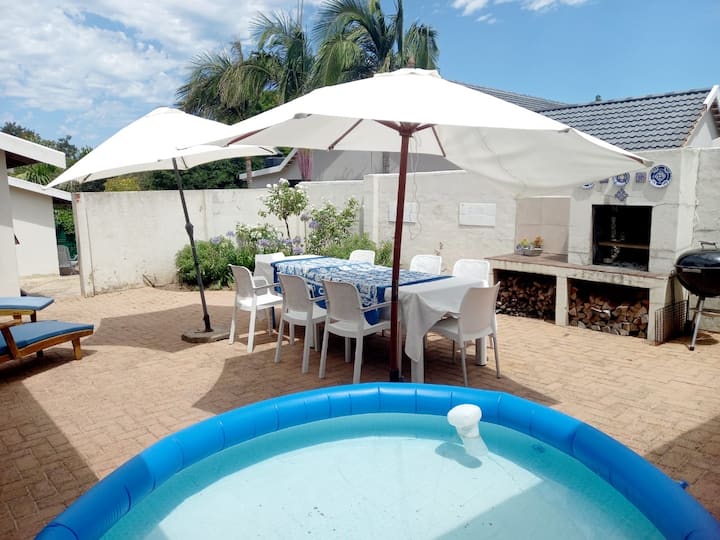 Family Beach Home Sleeps Eight And Pet Friendly - Plettenberg Bay