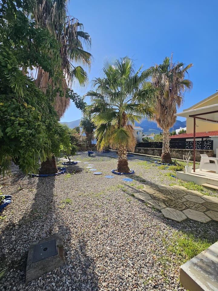 Bellapais Villa, 3 Bedroom, Pool, Bbq - Girne